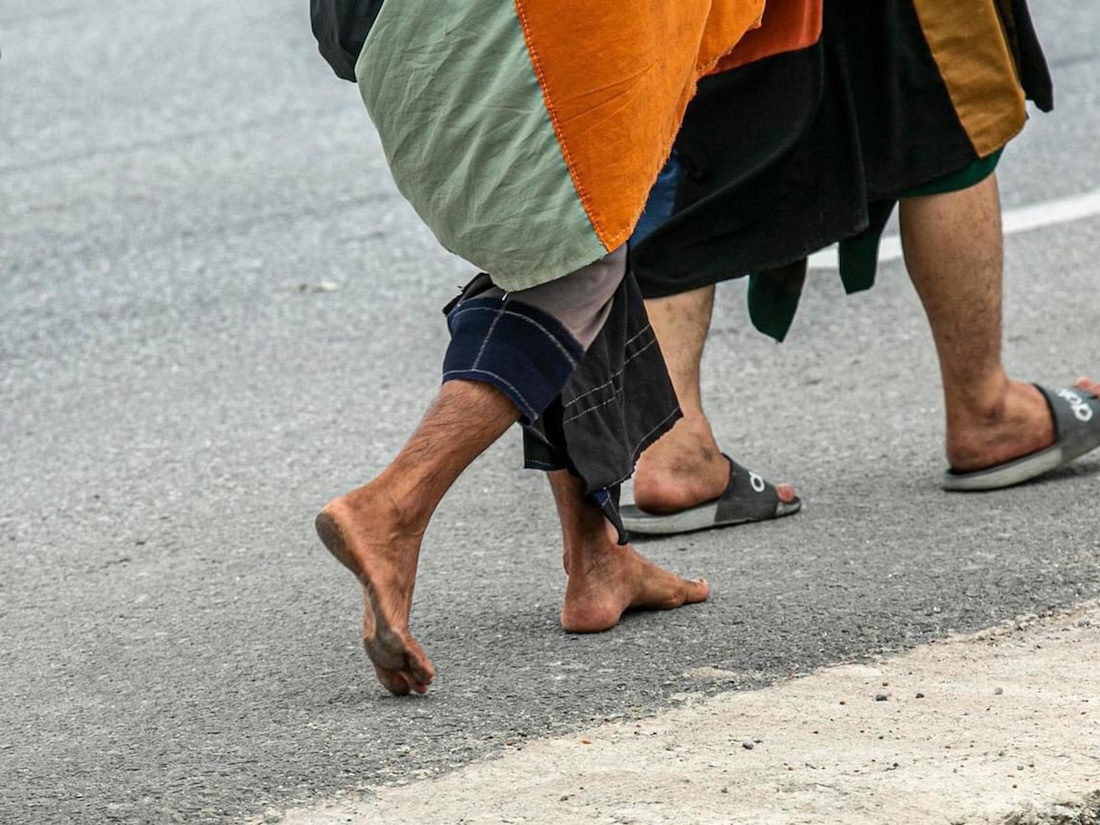 He Walks Like Christ, He Walks with the Buddha: A Tribute to Thích Minh ...