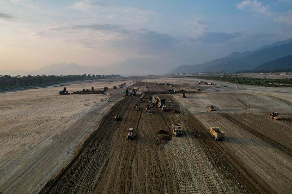 His Majesty the King of Bhutan Offers Gelephu Mindfulness City Full ...