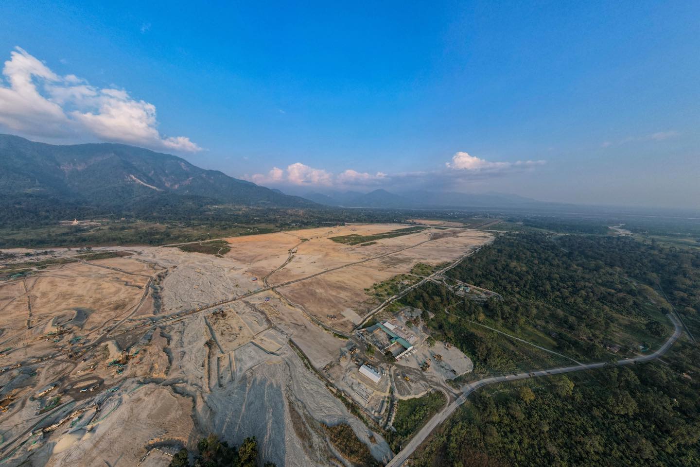 His Majesty the King of Bhutan Offers Gelephu Mindfulness City Full ...